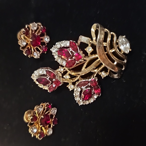 Crown Trifari | Jewelry | Rare Vintage Trifari Brooch And Earrings ...